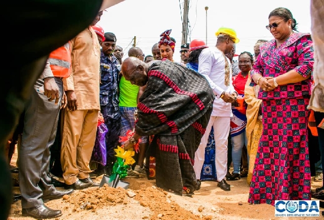 C/R: First Lady cuts sod for Anafo market | General News