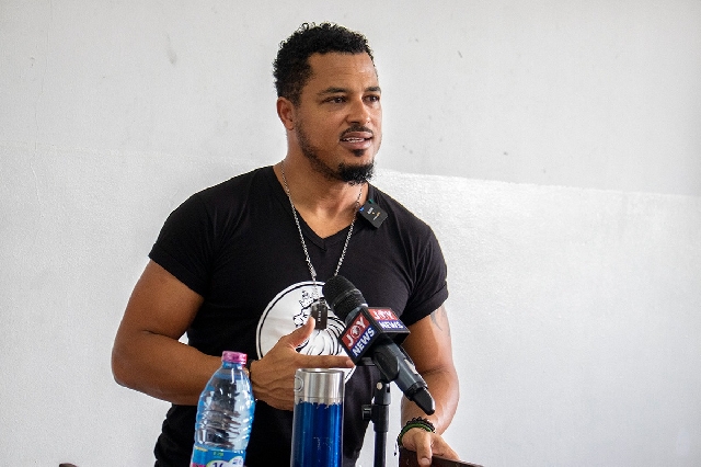 Actor Van Vicker earns law degree, marks new academic milestone ...