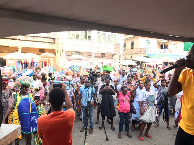 CMG's N0.1FM sets Makola agog with singing and dancing as thousands of ...