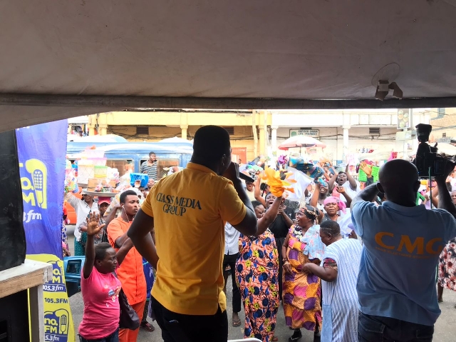 CMG's N0.1FM sets Makola agog with singing and dancing as thousands of ...