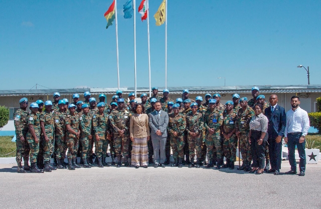 Botchwey visits Ghanaian troops as part of working visit to Lebanon ...